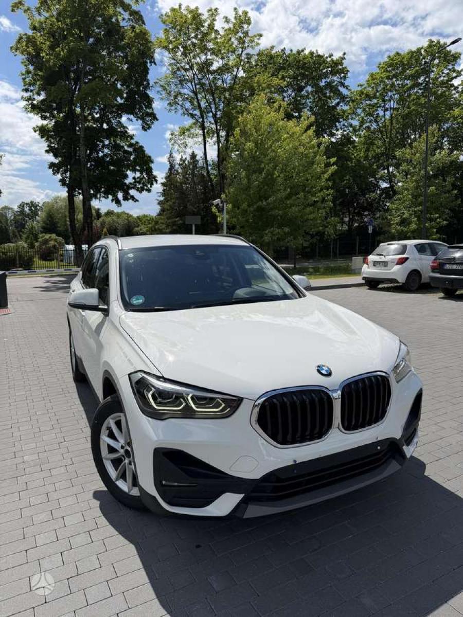 Balts BMW X1 2021 Kauņa, ar dzinēja tilpumu 2.00 L un nobraukumu 290 tūkst. km par 13500 €, foto 1 vietnē AUTOMOTO.COM.LV