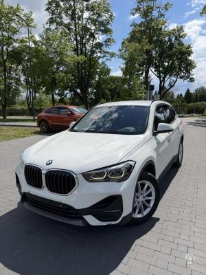 Balts BMW X1 2021 Kauņa, ar dzinēja tilpumu 2.00 L un nobraukumu 290 tūkst. km par 13500 €, foto 3 vietnē AUTOMOTO.COM.LV