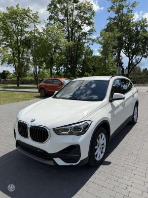 Balts BMW X1 2021 Kauņa, ar dzinēja tilpumu 2.00 L un nobraukumu 290 tūkst. km par 13500 €, foto 4 vietnē AUTOMOTO.COM.LV