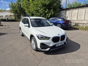 White BMW X1 2021 in Riga, with an engine capacity of 2.00 L and mileage of 254 thousand km for 17490 €, photo 3 on AUTOMOTO.COM.LV