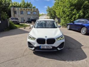 White BMW X1 2021 in Riga, with an engine capacity of 2.00 L and mileage of 254 thousand km for 17490 €, photo 4 on AUTOMOTO.COM.LV