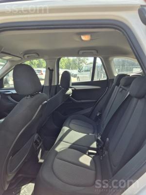 White BMW X1 2021 in Riga, with an engine capacity of 2.00 L and mileage of 254 thousand km for 17490 €, photo 11 on AUTOMOTO.COM.LV