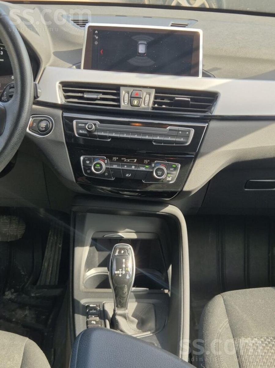 White BMW X1 2021 in Riga, with an engine capacity of 2.00 L and mileage of 254 thousand km for 17490 €, photo 12 on AUTOMOTO.COM.LV