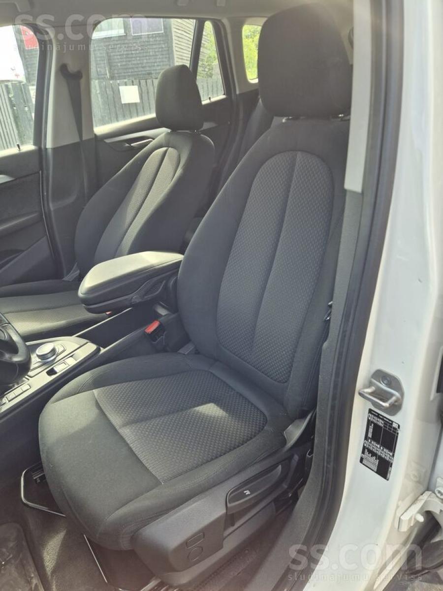 White BMW X1 2021 in Riga, with an engine capacity of 2.00 L and mileage of 254 thousand km for 17490 €, photo 13 on AUTOMOTO.COM.LV