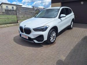 White BMW X1 2021 in Kaunas, with an engine capacity of 1.50 L and mileage of 78 thousand km for 14950 €, photo 4 on AUTOMOTO.COM.LV