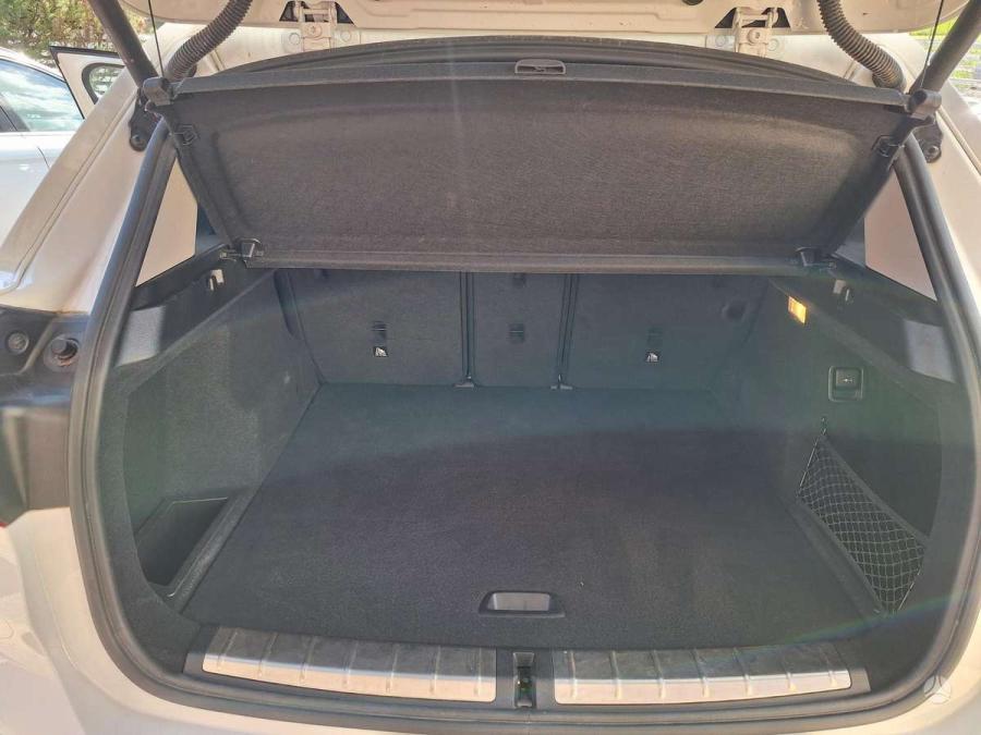 White BMW X1 2021 in Kaunas, with an engine capacity of 1.50 L and mileage of 78 thousand km for 14950 €, photo 13 on AUTOMOTO.COM.LV
