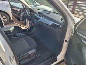 White BMW X1 2021 in Kaunas, with an engine capacity of 1.50 L and mileage of 78 thousand km for 14950 €, photo 17 on AUTOMOTO.COM.LV