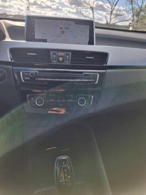White BMW X1 2021 in Kaunas, with an engine capacity of 1.50 L and mileage of 78 thousand km for 14950 €, photo 18 on AUTOMOTO.COM.LV