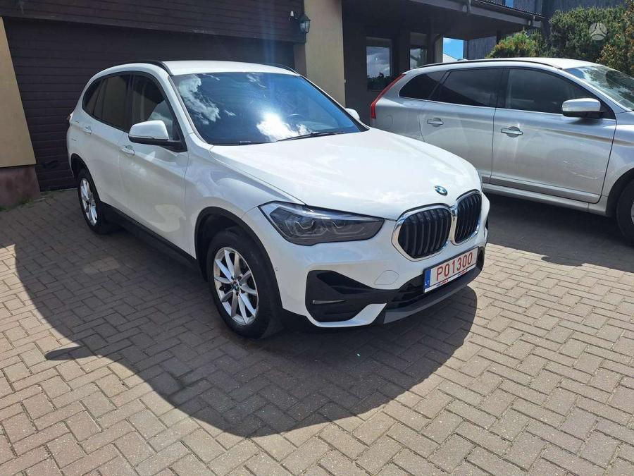 Balts BMW X1 2021 Kauņa, ar dzinēja tilpumu 1.50 L un nobraukumu 78 tūkst. km par 14650 €, foto 3 vietnē AUTOMOTO.COM.LV