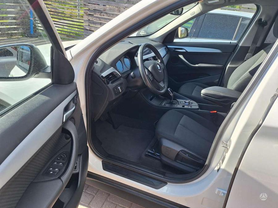 Balts BMW X1 2021 Kauņa, ar dzinēja tilpumu 1.50 L un nobraukumu 78 tūkst. km par 14650 €, foto 10 vietnē AUTOMOTO.COM.LV