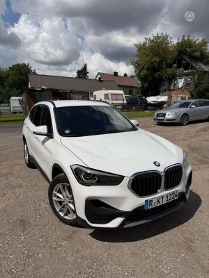 Balts BMW X1 2021 Kauņa, ar dzinēja tilpumu 2.00 L un nobraukumu 300 tūkst. km par 14200 €, foto 3 vietnē AUTOMOTO.COM.LV