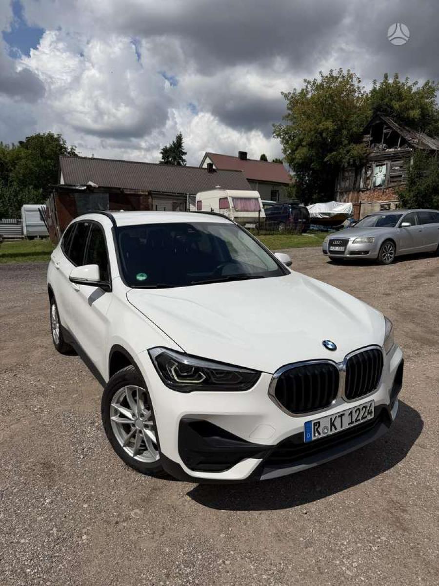 Balts BMW X1 2021 Kauņa, ar dzinēja tilpumu 2.00 L un nobraukumu 300 tūkst. km par 14200 €, foto 3 vietnē AUTOMOTO.COM.LV