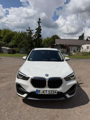 Balts BMW X1 2021 Kauņa, ar dzinēja tilpumu 2.00 L un nobraukumu 300 tūkst. km par 14200 €, foto 5 vietnē AUTOMOTO.COM.LV