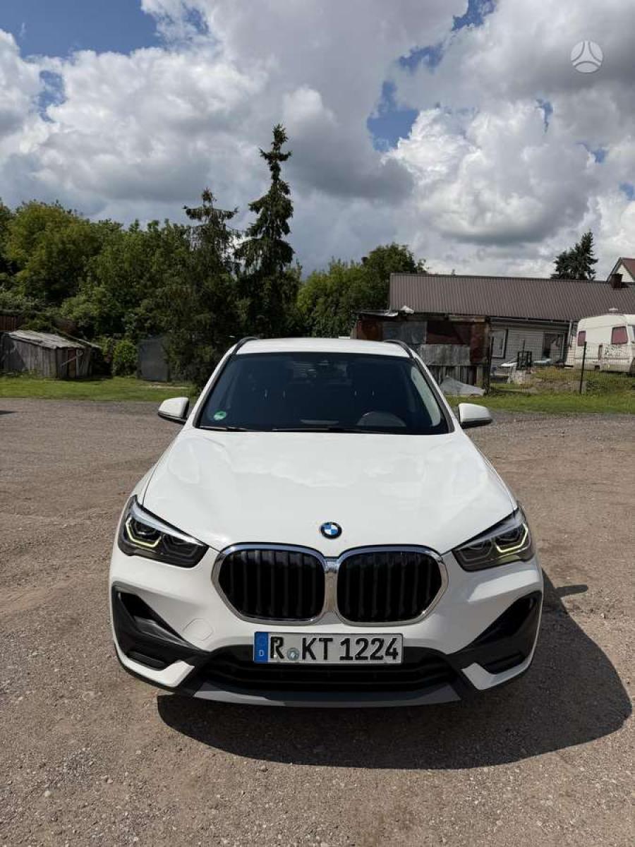 Balts BMW X1 2021 Kauņa, ar dzinēja tilpumu 2.00 L un nobraukumu 300 tūkst. km par 14200 €, foto 5 vietnē AUTOMOTO.COM.LV