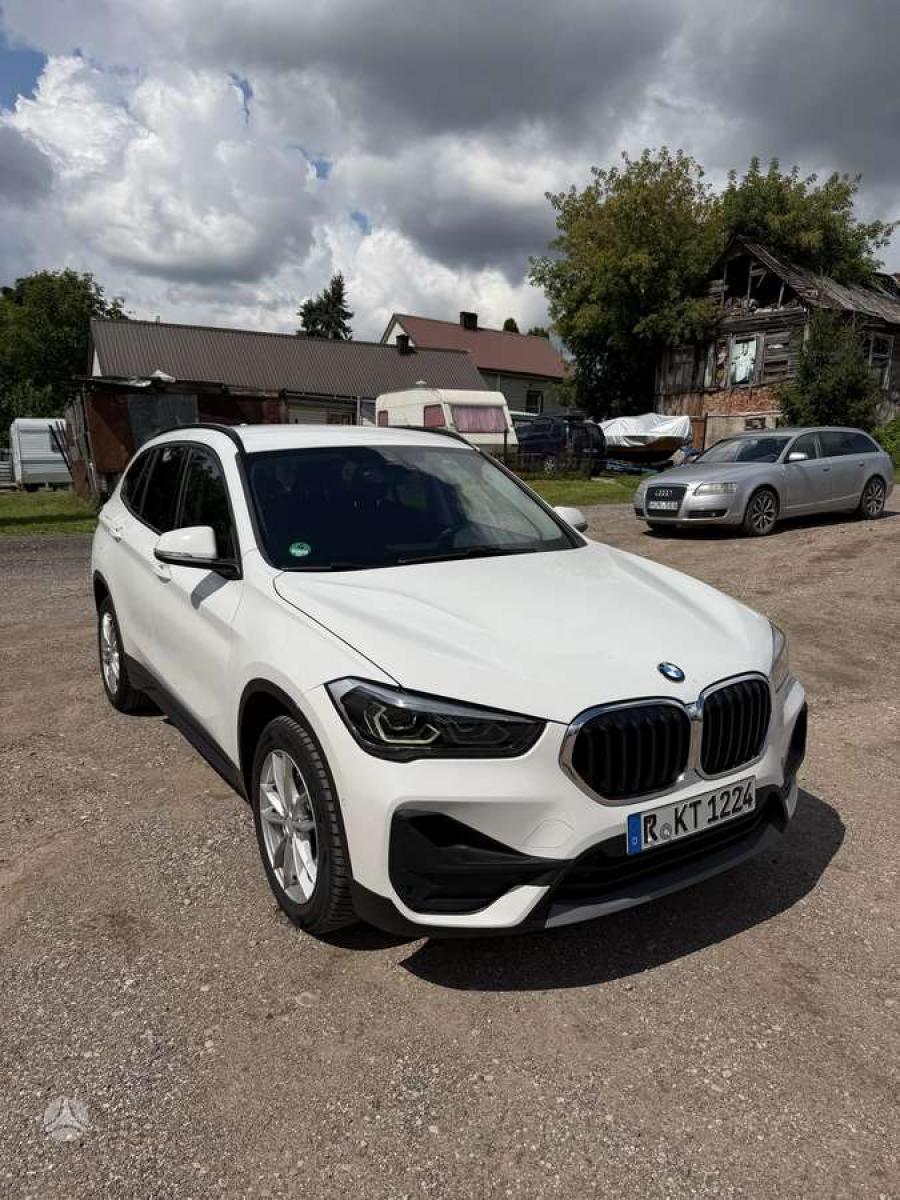 Balts BMW X1 2021 Kauņa, ar dzinēja tilpumu 2.00 L un nobraukumu 300 tūkst. km par 14200 €, foto 6 vietnē AUTOMOTO.COM.LV