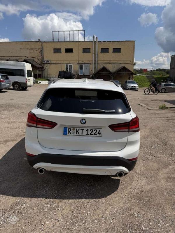 Balts BMW X1 2021 Kauņa, ar dzinēja tilpumu 2.00 L un nobraukumu 300 tūkst. km par 14200 €, foto 8 vietnē AUTOMOTO.COM.LV
