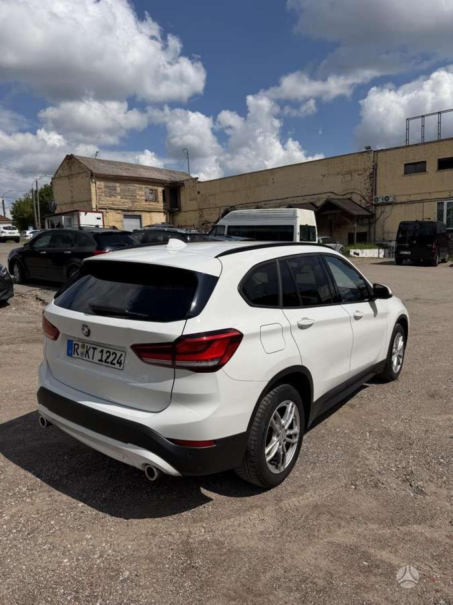Balts BMW X1 2021 Kauņa, ar dzinēja tilpumu 2.00 L un nobraukumu 300 tūkst. km par 14200 €, foto 10 vietnē AUTOMOTO.COM.LV