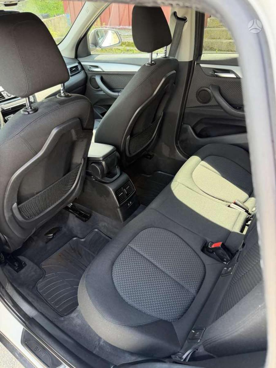 Balts BMW X1 2021 Kauņa, ar dzinēja tilpumu 2.00 L un nobraukumu 300 tūkst. km par 14200 €, foto 17 vietnē AUTOMOTO.COM.LV
