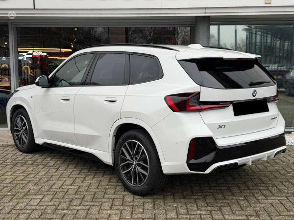 Balts BMW X1 2022 Viļņa, ar dzinēja tilpumu 1.50 L un nobraukumu 107 tūkst. km par 32658 €, foto 4 vietnē AUTOMOTO.COM.LV