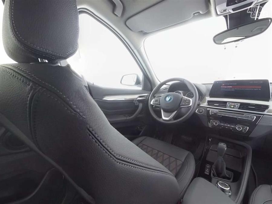 White BMW X1 2022 in Kaunas, with an engine capacity of 1.50 L and mileage of 91 thousand km for 27972 €, photo 9 on AUTOMOTO.COM.LV