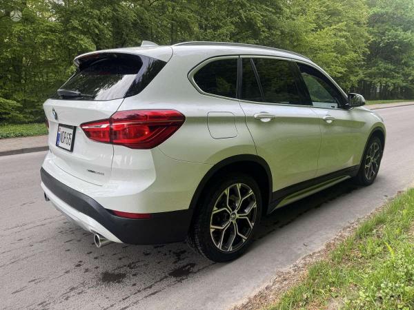 White BMW X1 2022 in Alytus, with an engine capacity of 2.00 L and mileage of 66 thousand km for 18600 €, photo 4 on AUTOMOTO.COM.LV
