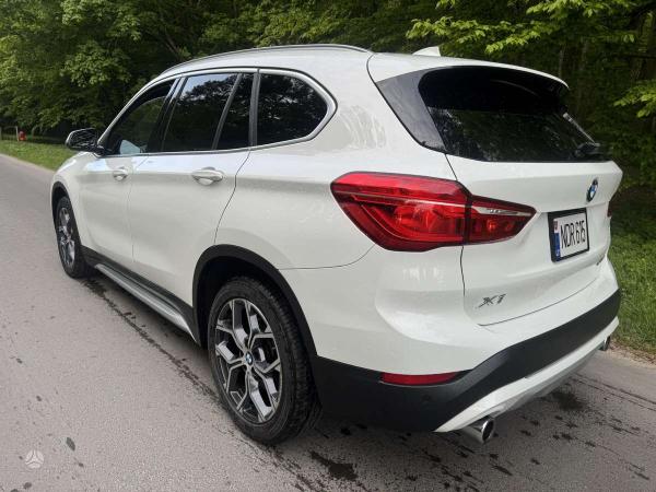 White BMW X1 2022 in Alytus, with an engine capacity of 2.00 L and mileage of 66 thousand km for 18600 €, photo 5 on AUTOMOTO.COM.LV