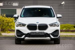 White BMW X1 2022 in Riga, with an engine capacity of 2.00 L and mileage of 0 thousand km for 19400 €, photo 3 on AUTOMOTO.COM.LV
