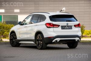 White BMW X1 2022 in Riga, with an engine capacity of 2.00 L and mileage of 0 thousand km for 19400 €, photo 5 on AUTOMOTO.COM.LV
