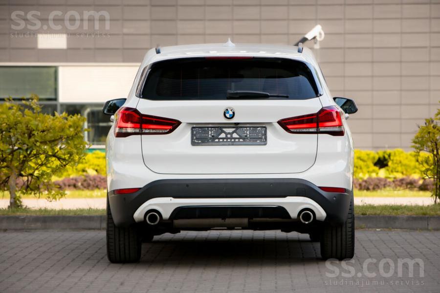 White BMW X1 2022 in Riga, with an engine capacity of 2.00 L and mileage of 0 thousand km for 19400 €, photo 6 on AUTOMOTO.COM.LV