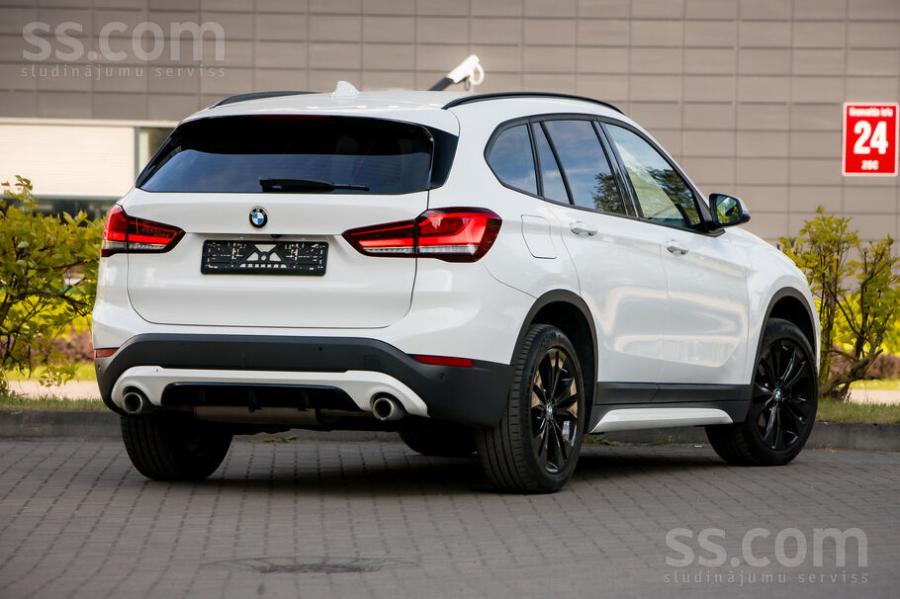 White BMW X1 2022 in Riga, with an engine capacity of 2.00 L and mileage of 0 thousand km for 19400 €, photo 7 on AUTOMOTO.COM.LV