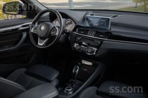 White BMW X1 2022 in Riga, with an engine capacity of 2.00 L and mileage of 0 thousand km for 19400 €, photo 25 on AUTOMOTO.COM.LV