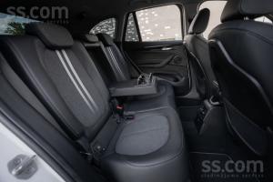 White BMW X1 2022 in Riga, with an engine capacity of 2.00 L and mileage of 0 thousand km for 19400 €, photo 33 on AUTOMOTO.COM.LV