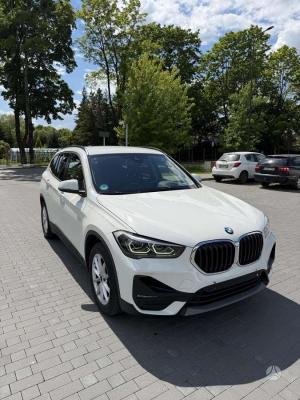 White BMW X1 2022 in Kaunas, with an engine capacity of 2.00 L and mileage of 290 thousand km for 13800 €, photo 7 on AUTOMOTO.COM.LV