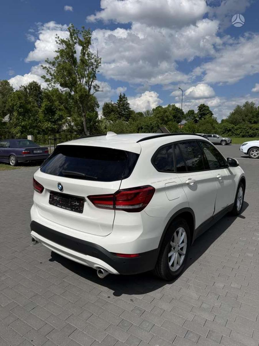 White BMW X1 2022 in Kaunas, with an engine capacity of 2.00 L and mileage of 290 thousand km for 13800 €, photo 12 on AUTOMOTO.COM.LV