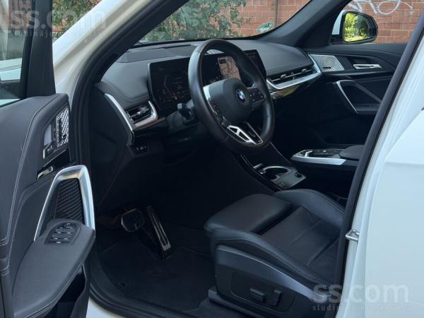 White BMW X1 2022 in Riga, with an engine capacity of 2.00 L and mileage of 57 thousand km for 34980 €, photo 7 on AUTOMOTO.COM.LV