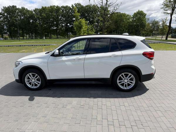 Balts BMW X1 2022 Kauņa, ar dzinēja tilpumu 2.00 L un nobraukumu 295 tūkst. km par 15450 €, foto 9 vietnē AUTOMOTO.COM.LV