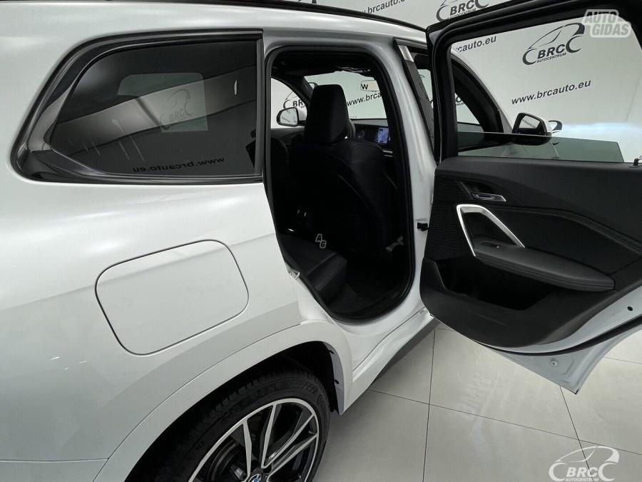 White BMW X1 2023 in Avizieniai, with an engine capacity of 2.00 L and mileage of 35 thousand km for 36500 €, photo 14 on AUTOMOTO.COM.LV