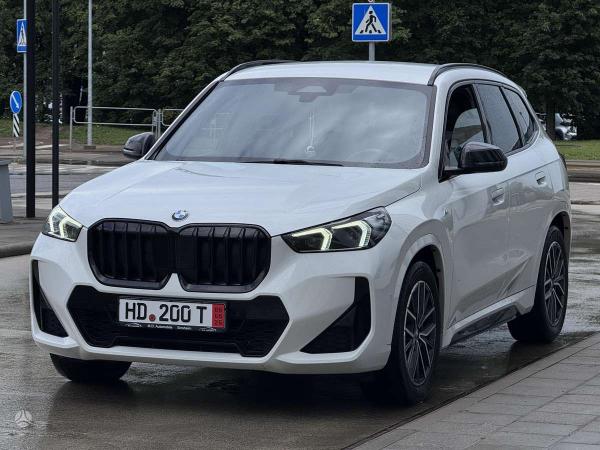 White BMW X1 2023 in Vilnius, with an engine capacity of 2.00 L and mileage of 215 thousand km for 28500 €, photo 3 on AUTOMOTO.COM.LV