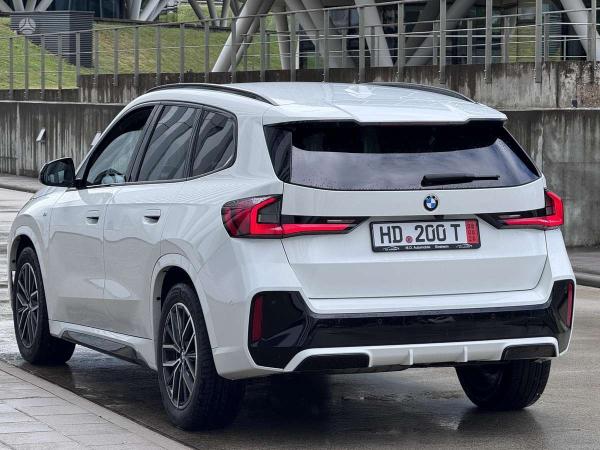 White BMW X1 2023 in Vilnius, with an engine capacity of 2.00 L and mileage of 215 thousand km for 28500 €, photo 6 on AUTOMOTO.COM.LV