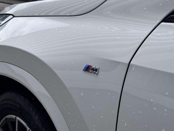 White BMW X1 2023 in Vilnius, with an engine capacity of 2.00 L and mileage of 215 thousand km for 28500 €, photo 7 on AUTOMOTO.COM.LV