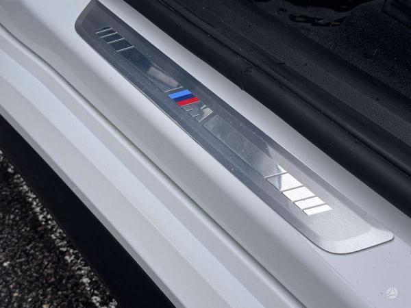 White BMW X1 2023 in Vilnius, with an engine capacity of 2.00 L and mileage of 215 thousand km for 28500 €, photo 10 on AUTOMOTO.COM.LV