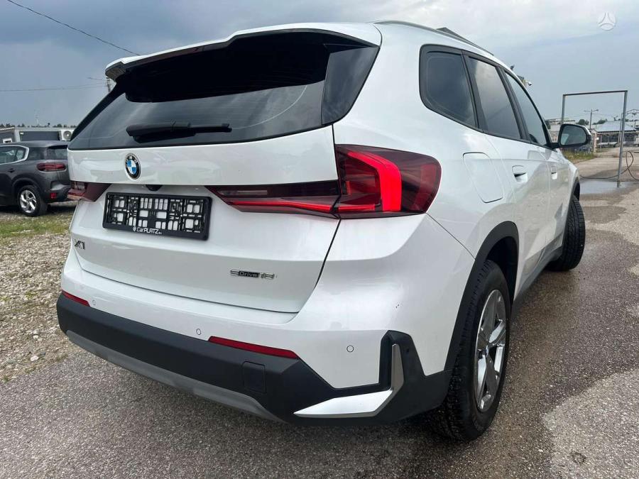White BMW X1 2023 in Vilnius, with an engine capacity of 1.50 L and mileage of 178 thousand km for 24900 €, photo 7 on AUTOMOTO.COM.LV