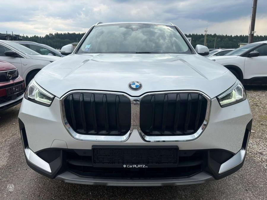 White BMW X1 2023 in Vilnius, with an engine capacity of 1.50 L and mileage of 178 thousand km for 24900 €, photo 14 on AUTOMOTO.COM.LV