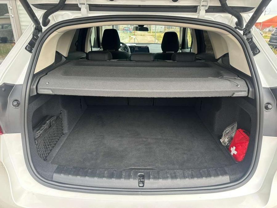 White BMW X1 2023 in Vilnius, with an engine capacity of 1.50 L and mileage of 178 thousand km for 24900 €, photo 34 on AUTOMOTO.COM.LV