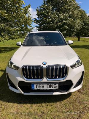 White BMW X1 2023 in Tallinn, with an engine capacity of 1.50 L and mileage of 60 thousand km for 40000 €, photo 4 on AUTOMOTO.COM.LV