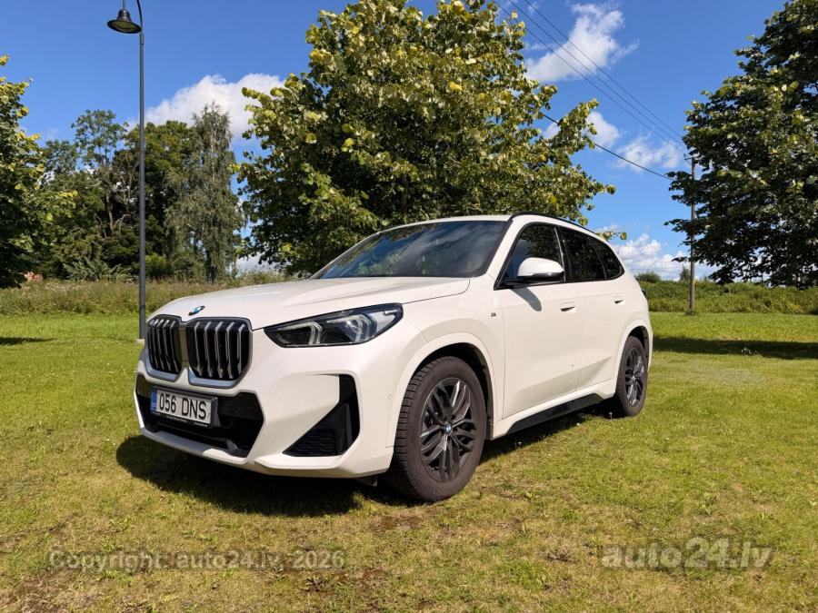 White BMW X1 2023 in Tallinn, with an engine capacity of 1.50 L and mileage of 60 thousand km for 40000 €, photo 5 on AUTOMOTO.COM.LV