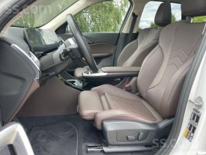 White BMW X1 2023 in Riga, with an engine capacity of 1.50 L and mileage of 58 thousand km for 33900 €, photo 11 on AUTOMOTO.COM.LV