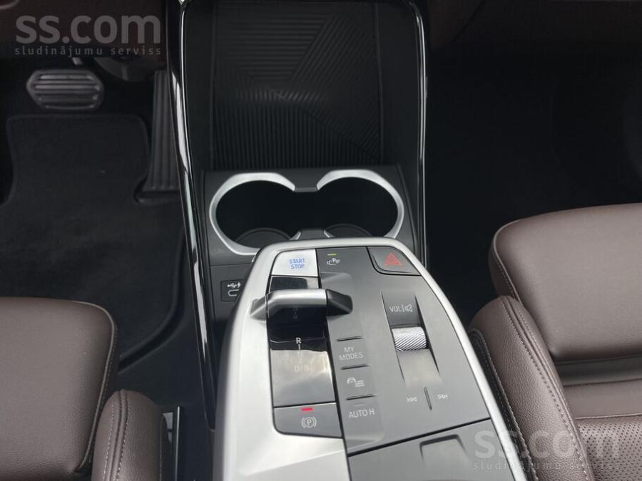 White BMW X1 2023 in Riga, with an engine capacity of 1.50 L and mileage of 58 thousand km for 33900 €, photo 15 on AUTOMOTO.COM.LV