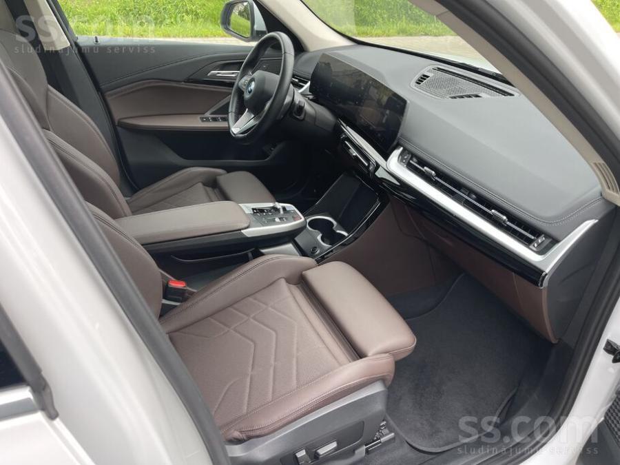 White BMW X1 2023 in Riga, with an engine capacity of 1.50 L and mileage of 58 thousand km for 33900 €, photo 19 on AUTOMOTO.COM.LV