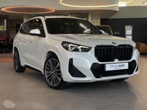 Белый БМВ Х1 2023 в Клайпеда, объемом двигателя 1.50 л и пробегом 67 тыс. км за 35354 €, фото 4 на AUTOMOTO.COM.LV